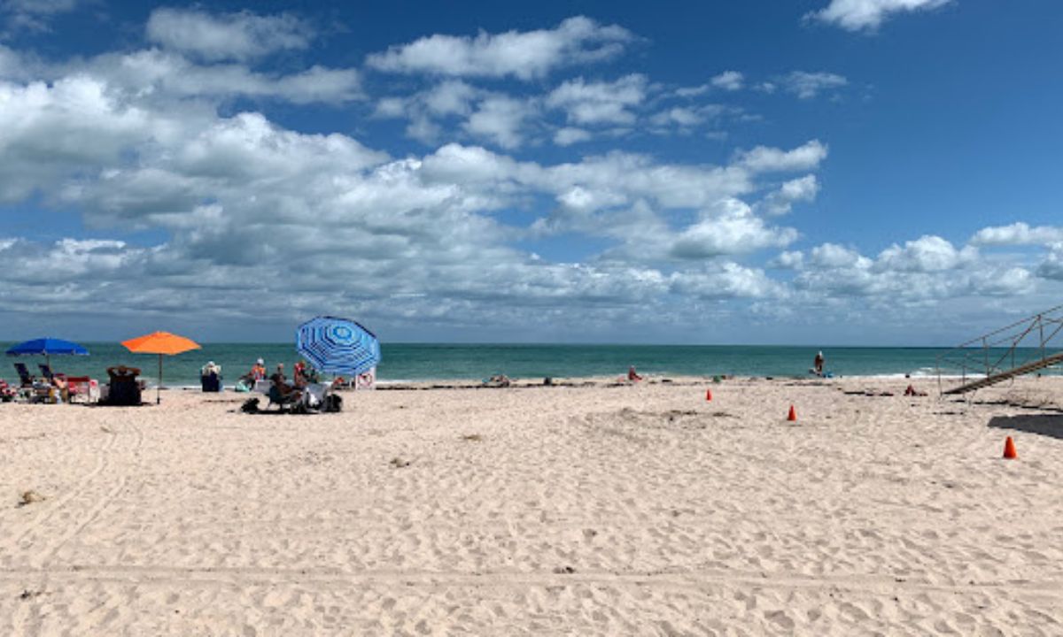 Discover The 15 Best Beaches On The East Coast For Your Next Sandy Getaway
